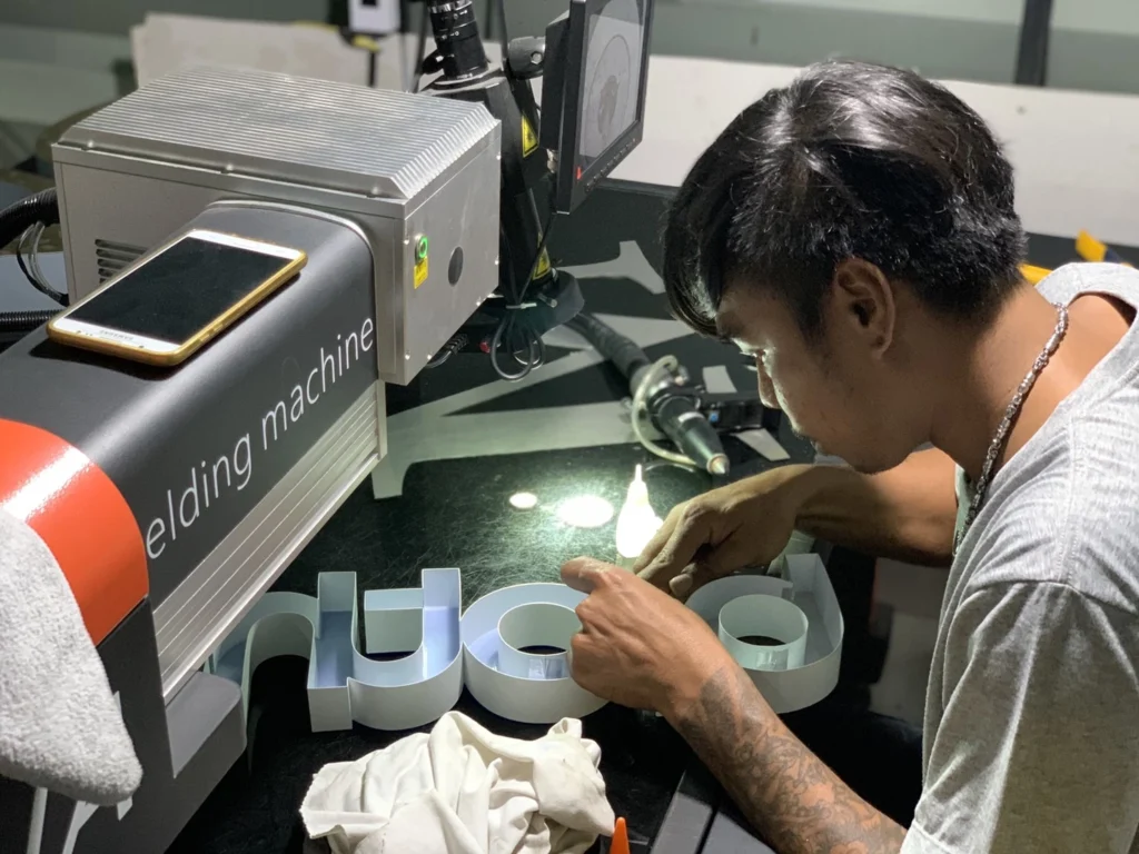 เกี่ยวกับเรา - WE SIGN LAB